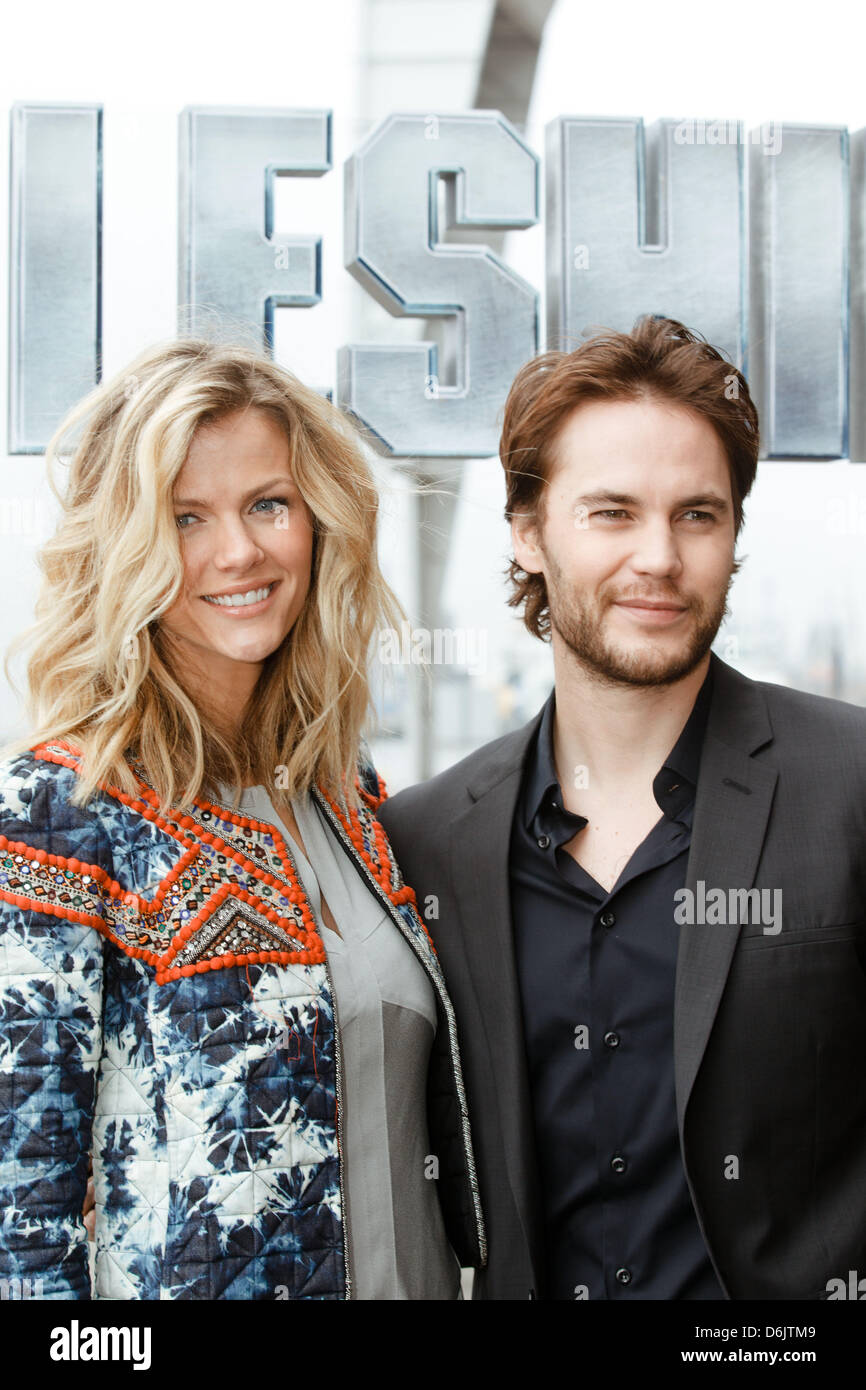 Brooklyn Decker And Taylor Kitsch