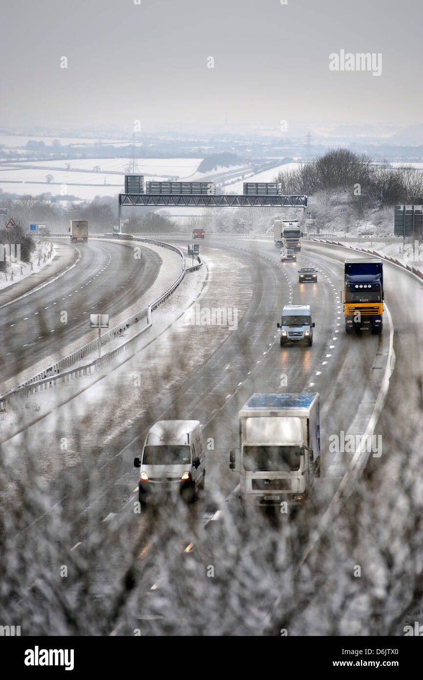 Winter driving conditions on the M4 motorway near Bath UK Stock Photo ...