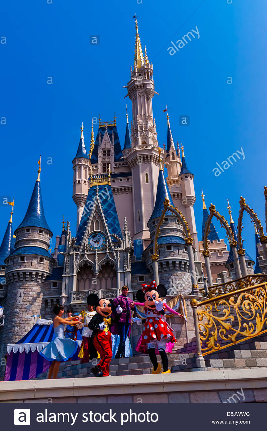 Mickey Mouse And Goofy Stock Photos & Mickey Mouse And Goofy Stock ...
