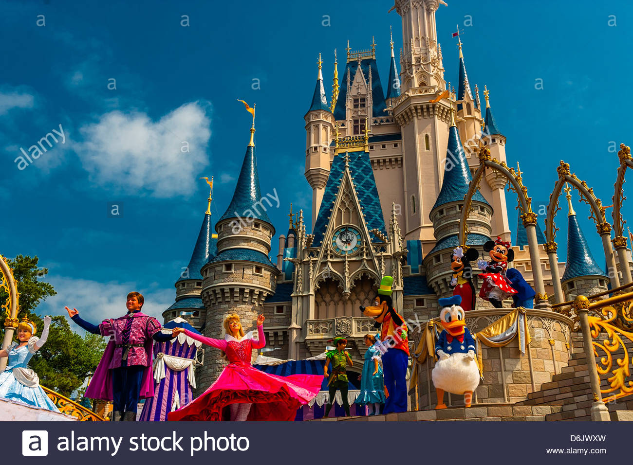 Disney World Characters People Stock Photos & Disney World Characters ...
