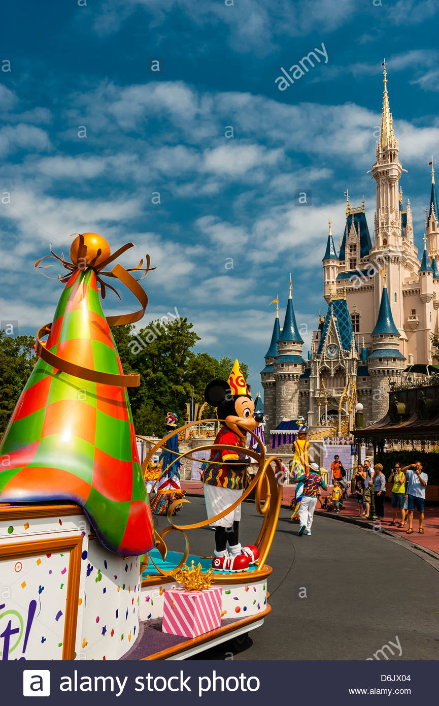 Disney characters at magic kingdom - fulreqop