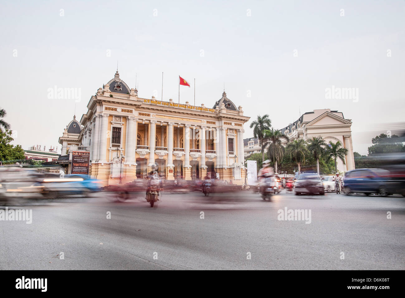 Hanoi house hi-res stock photography and images - Alamy