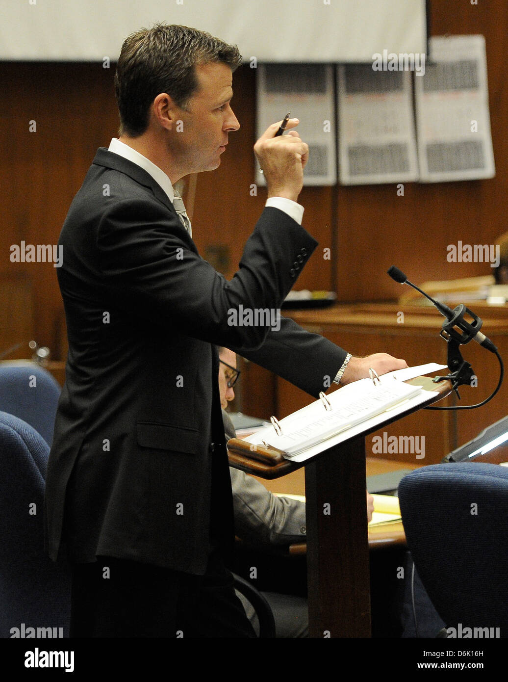 Los Angeles Deputy District Attorney David Walgren cross-examines Dr ...