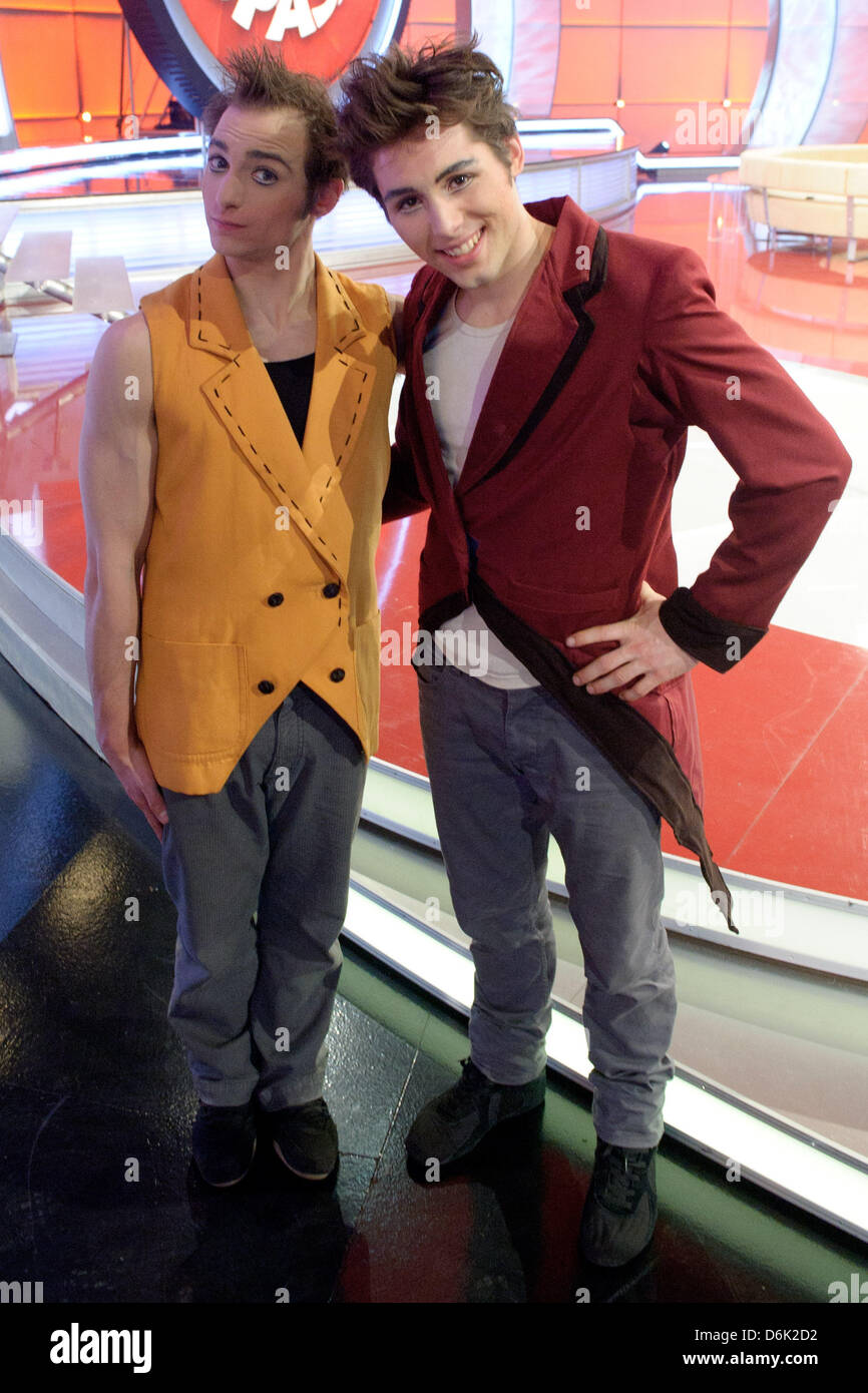Canadian acrobat-duo 'Baskultoo', Ugo Dario (L) and Maxim Laurin pose ...