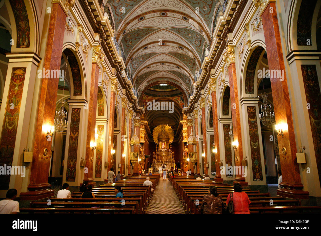 Iglesia catedral catedral hi-res stock photography and images - Alamy