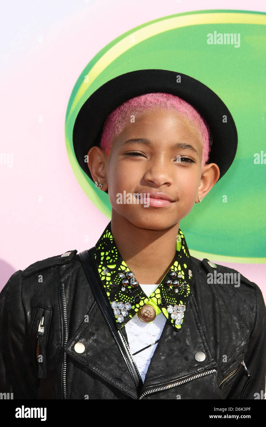 Actress Willow Smith arrives at Nickelodeon's 25th Annual Kids' Choice ...