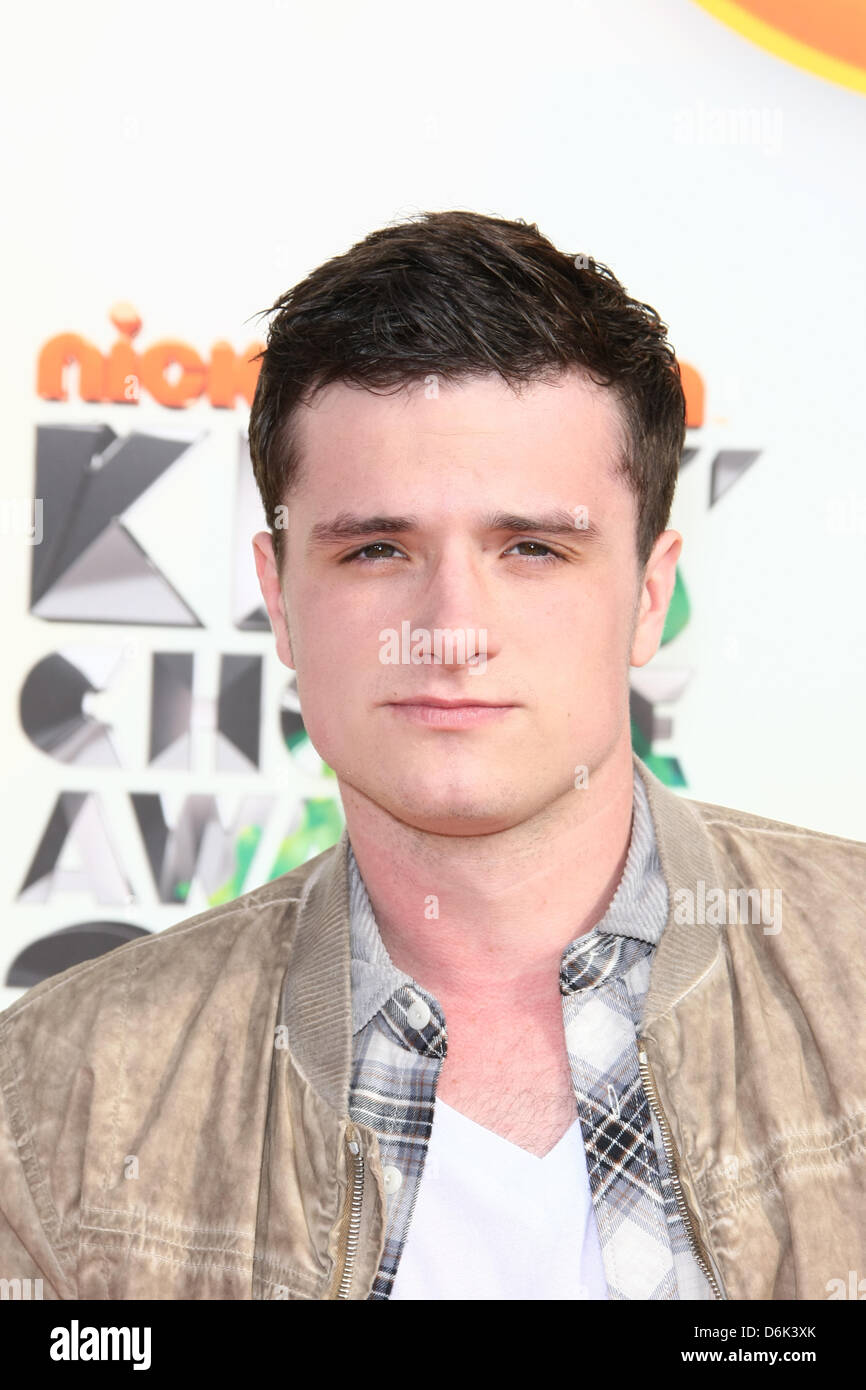 Actor Josh Hutcherson arrives at Nickelodeon's 25th Annual Kids' Choice ...