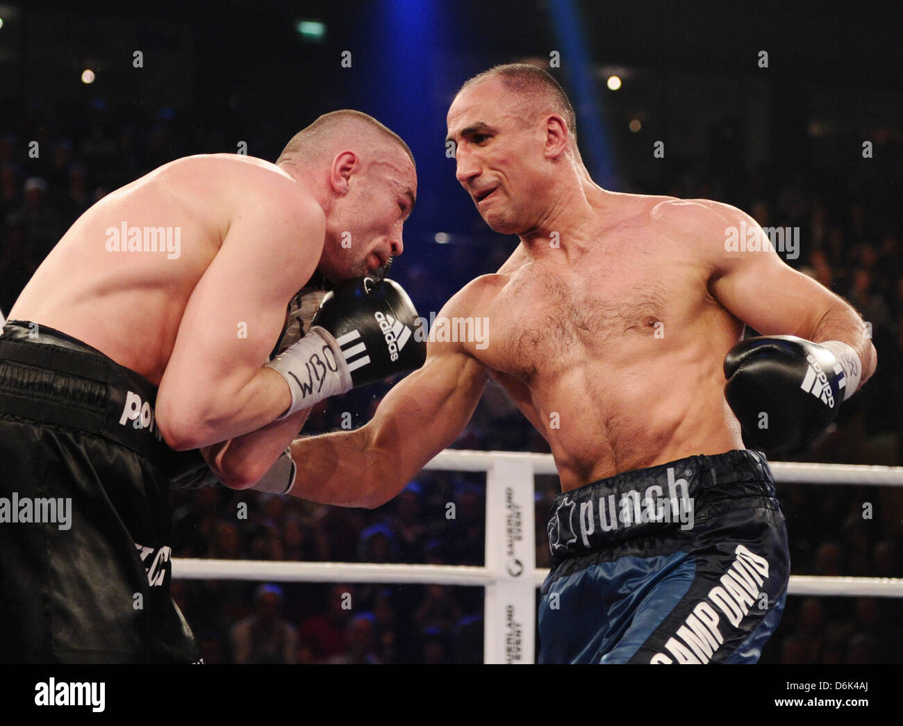 Boxing wbo middleweight championship title hi-res stock photography and ...