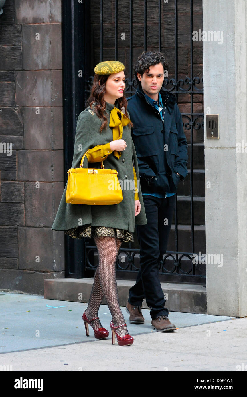 Leighton Meester and Penn Badgley on the set of ' Gossip Girl ' filming ...