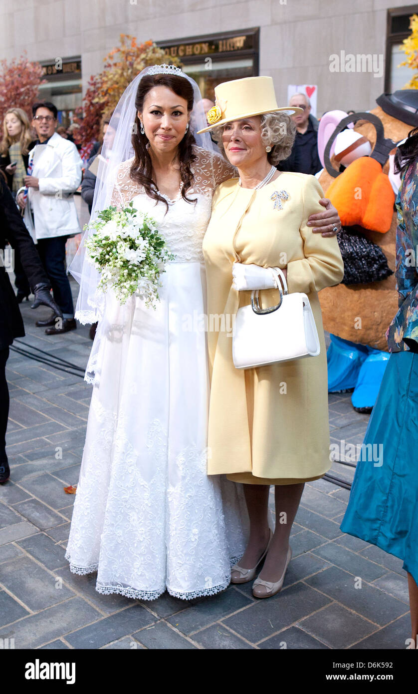 Ann Curry, Meredith Vieira dress up as the British Royals for a ...