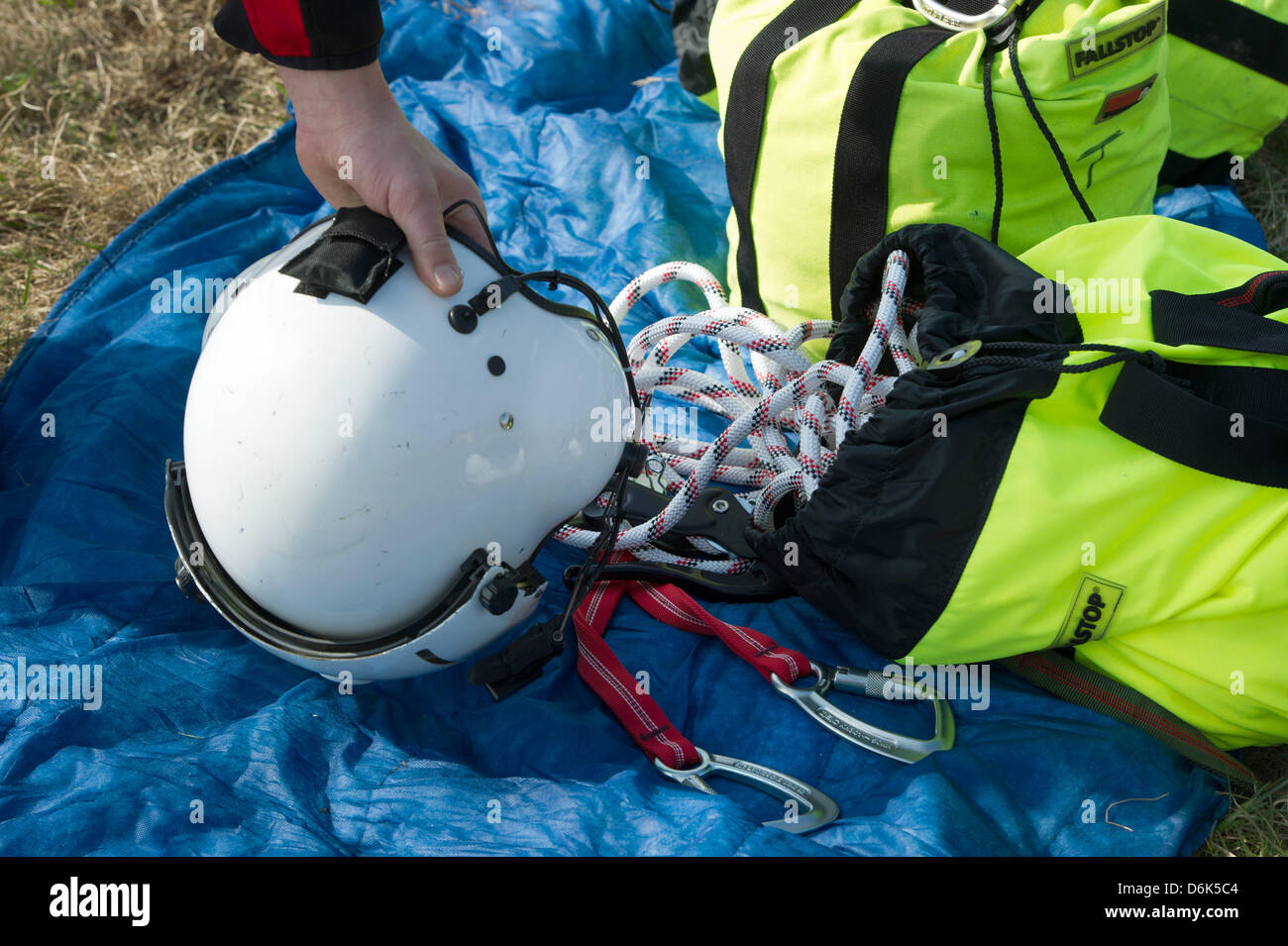 Rescue forces during a joint mountain rescue service manoeuvre of ...