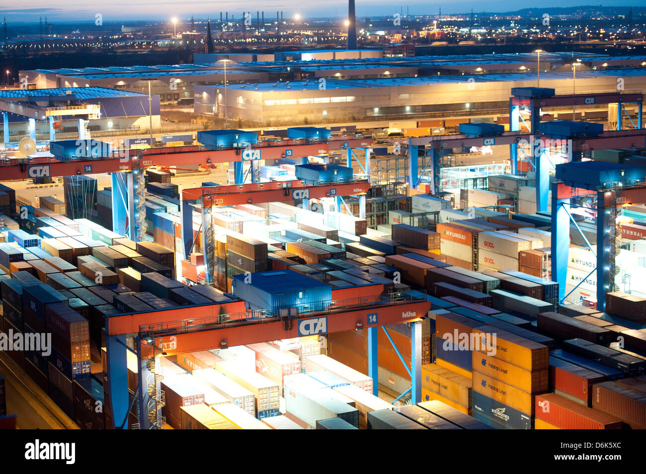 Containers are being transported at the container terminal Altenwerder ...
