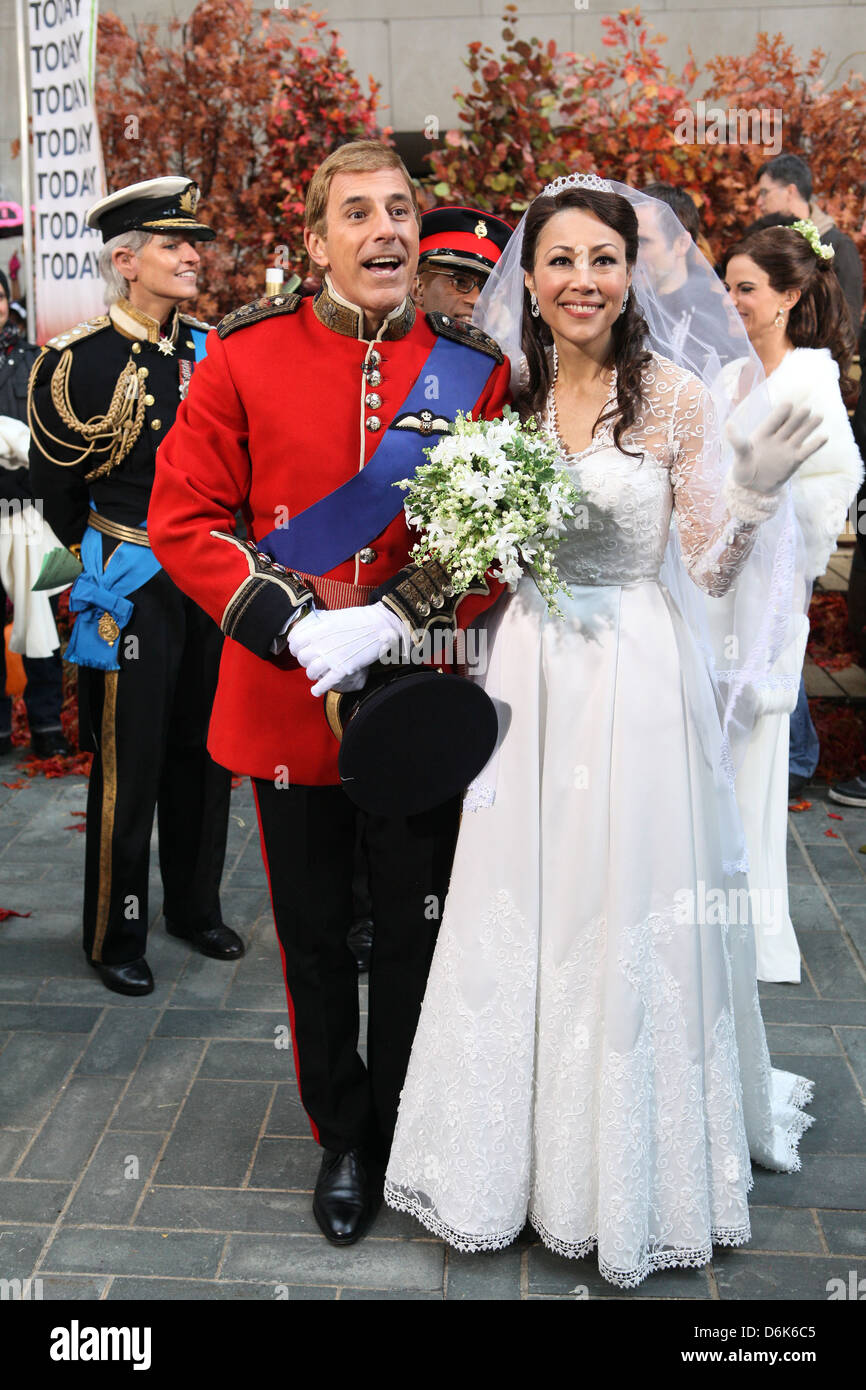 Matt lauer ann curry dress hi-res stock photography and images - Alamy
