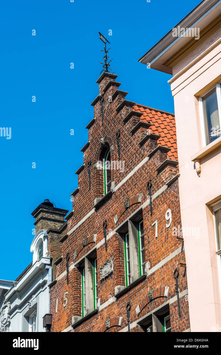 Old brick house in Bruges, Belgium Stock Photo - Alamy