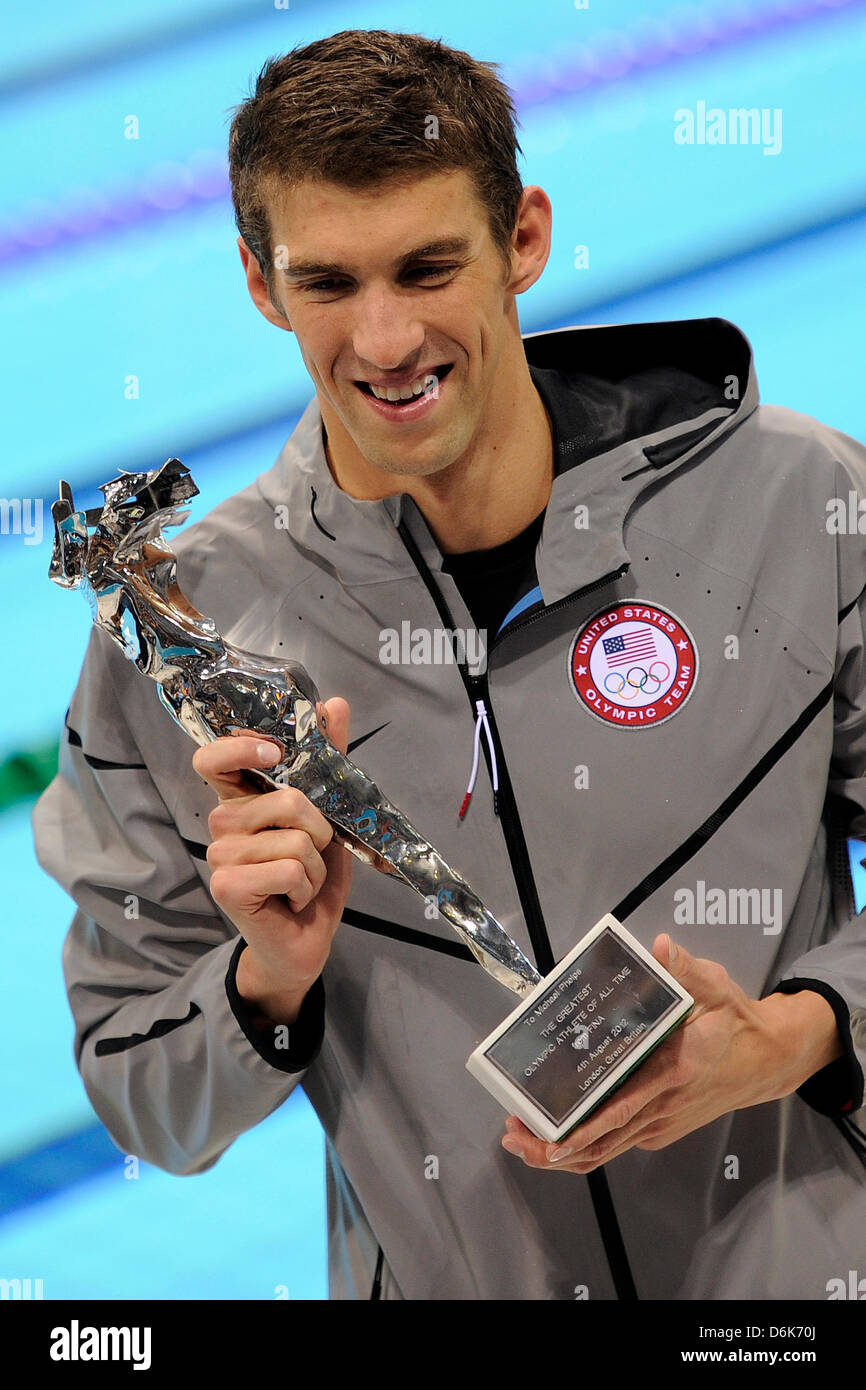 Michael phelps olympic trophy hi-res stock photography and images - Alamy