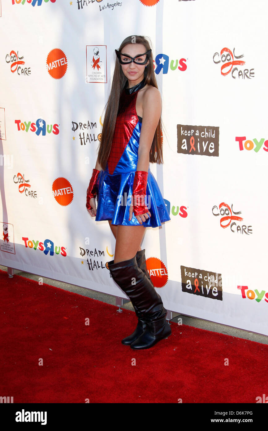 Rachael Bell arriving at the 18th Annual 'Dream Halloween Los Angeles ...