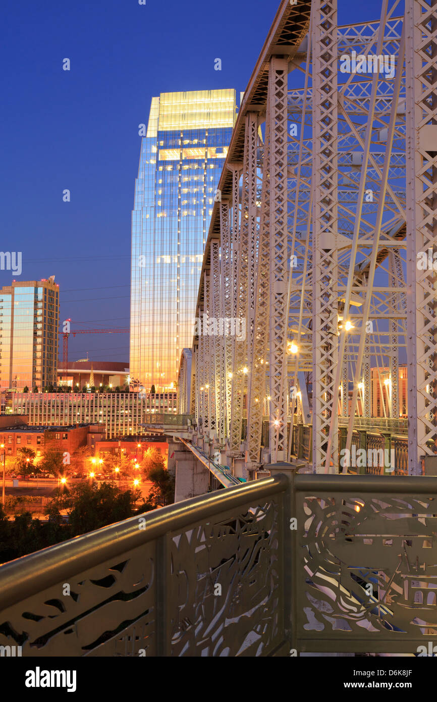Pinnacle Tower and Shelby Pedestrian Bridge, Nashville, Tennessee ...
