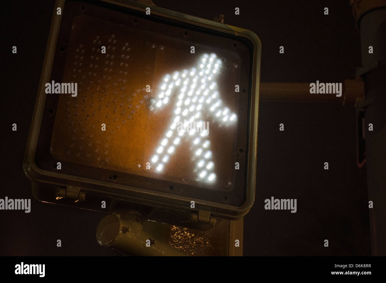 Crosswalk sign hi-res stock photography and images - Alamy