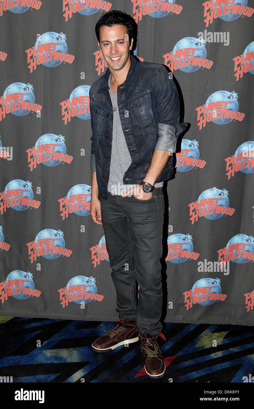 Jared Lee singer-songwriter promotes his debut EP 'Falling Through ...