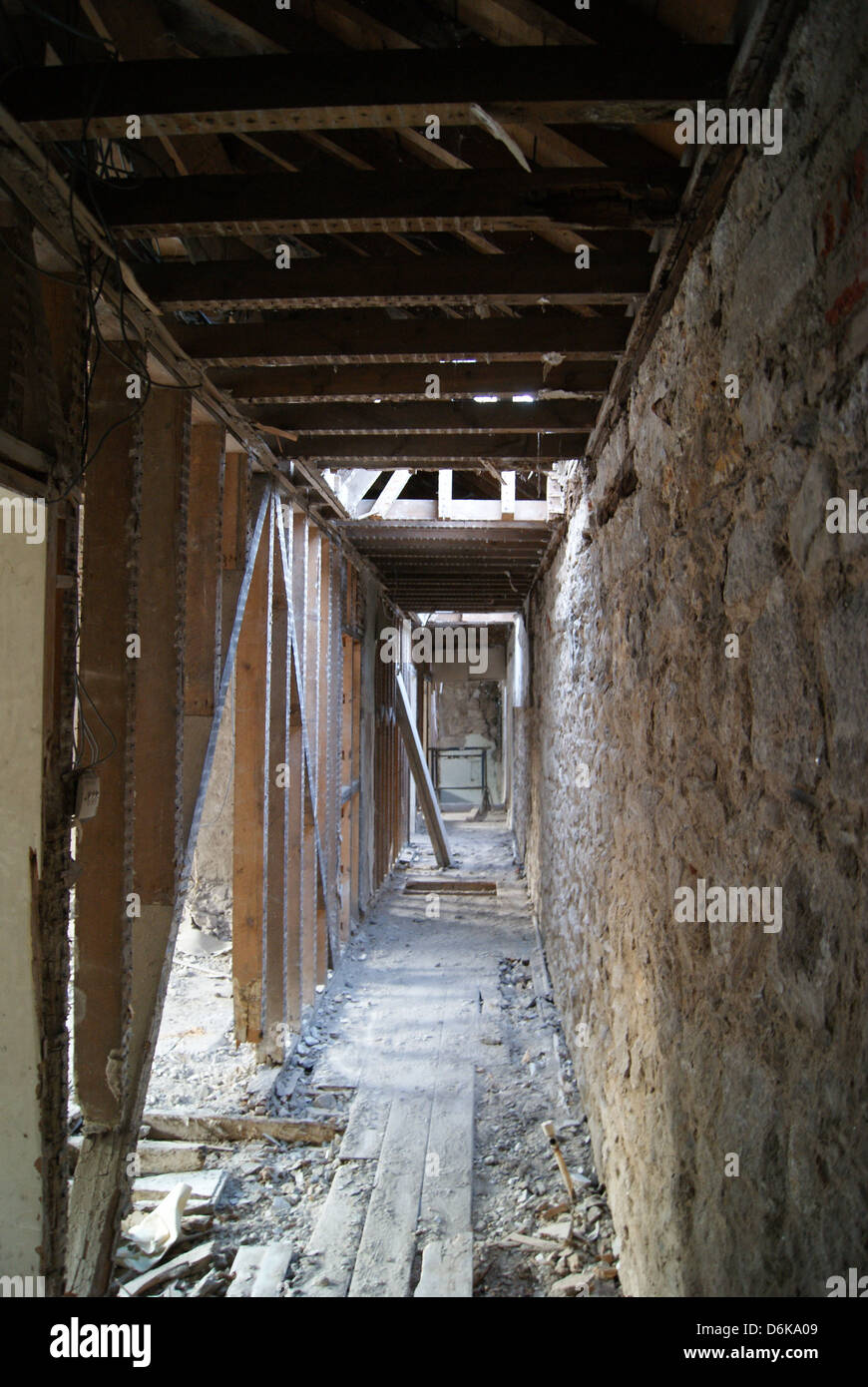 Derelict or stripped back building Stock Photo - Alamy