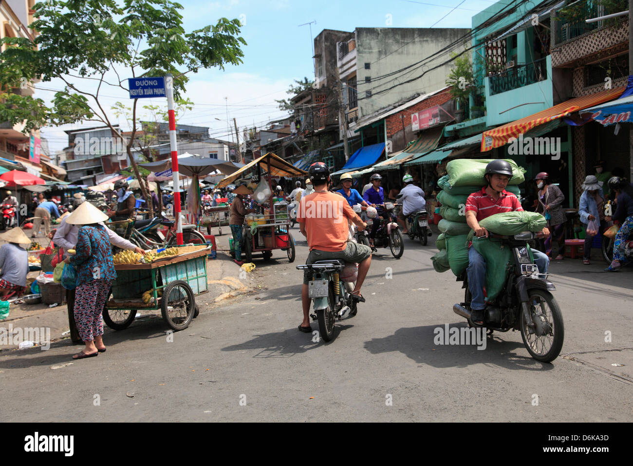 Street Scene, Cholon, Chinatown, Ho Chi Minh City (Saigon), Vietnam ...