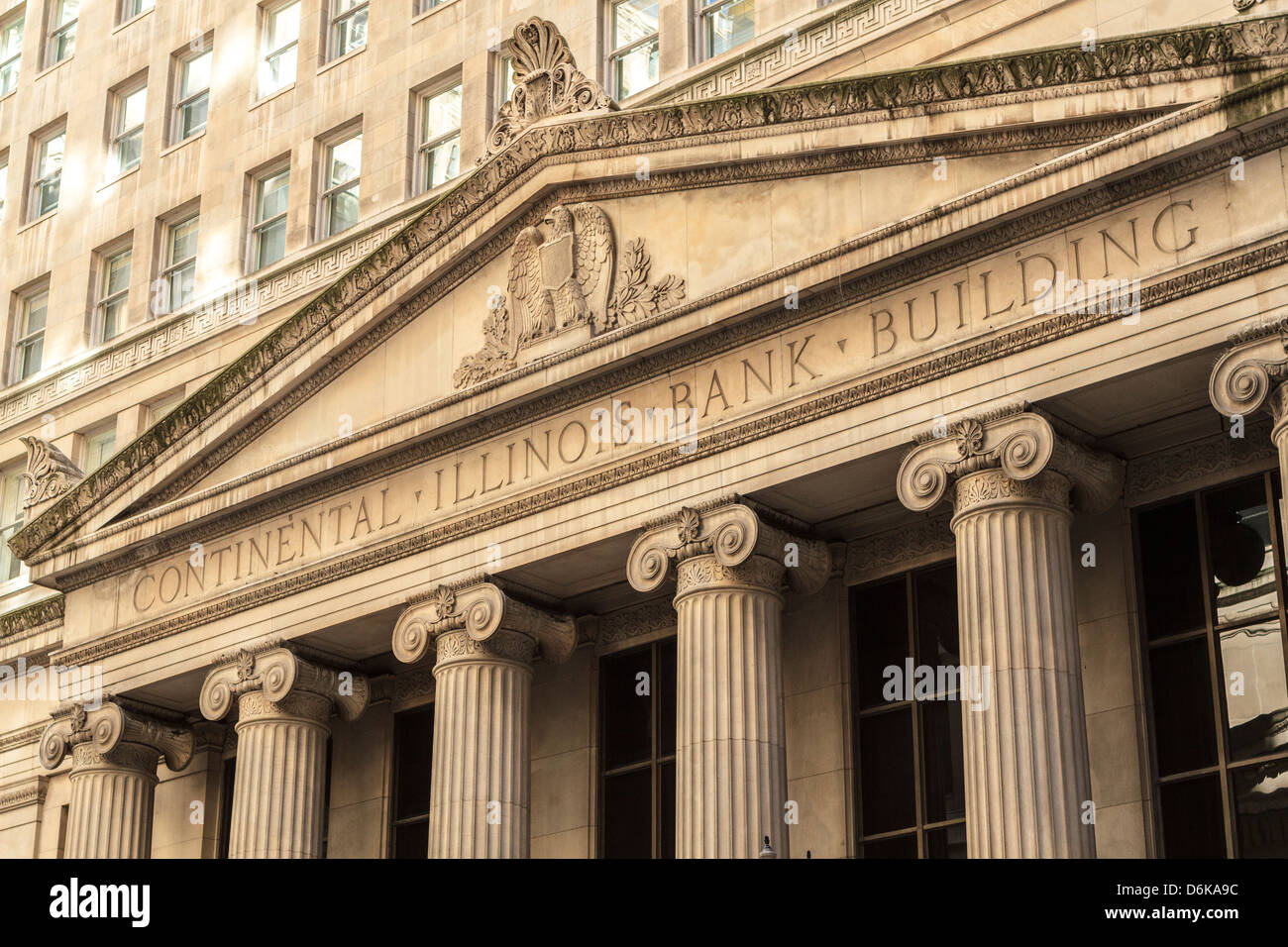 Classical architecture in the financial district, Chicago, Illinois ...