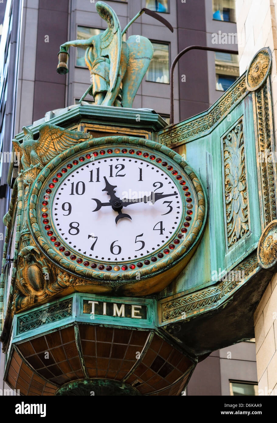 Art nouveau ornamentation on Carson Pirie Scott Building, Chicago ...
