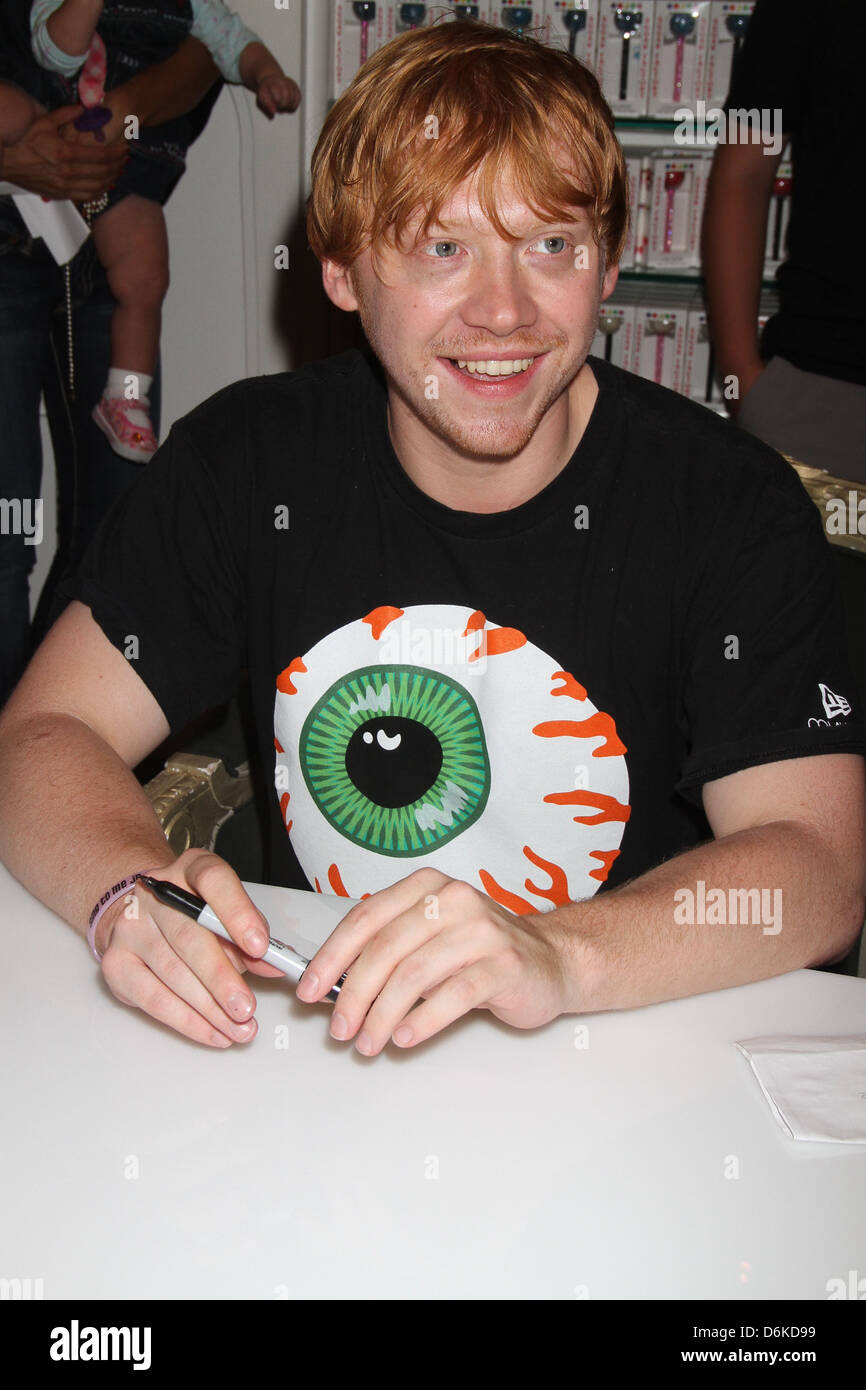 Rupert Grint Rupert Grint hosts a meet and greet at Sugar Factory ...