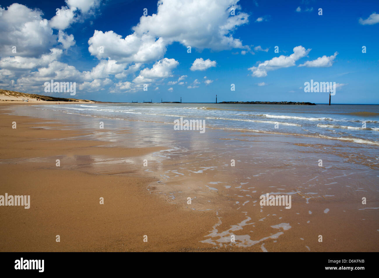 Warm sand beach hi-res stock photography and images - Alamy