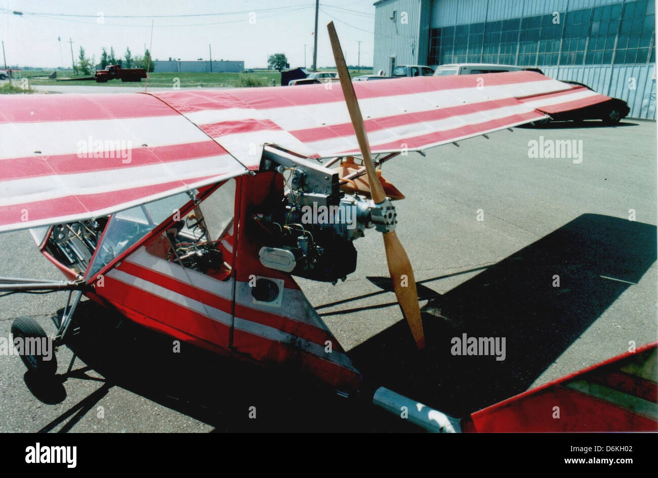 A Birdman Chinook 2S C-IBPE glider in flight, showcasing its advanced ...