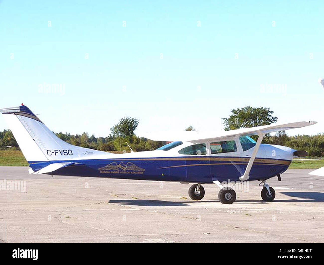 The Cessna 182 is a high-performance, four-seat, single-engine light ...