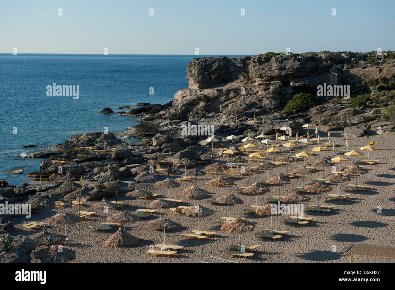 Empty beach greece hi-res stock photography and images - Alamy