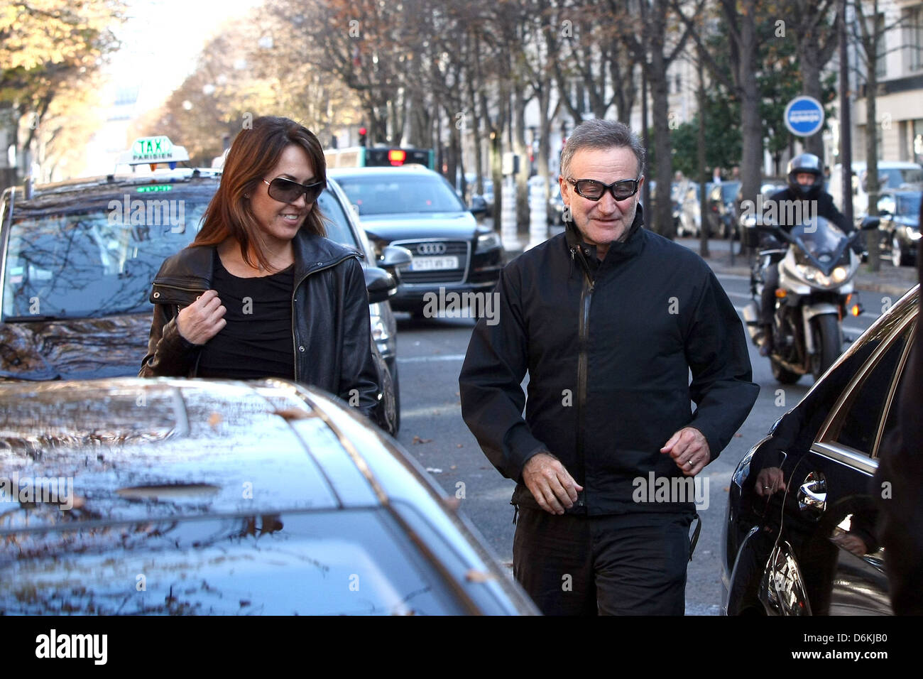Newlyweds Robin Williams and his wife Susan Schneider are seen shopping ...
