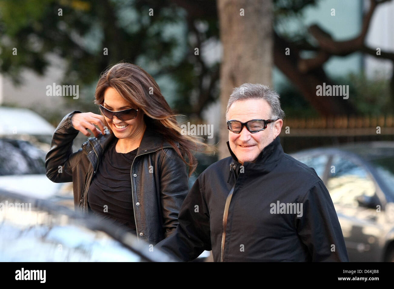 Newlyweds Robin Williams and his wife Susan Schneider are seen shopping ...
