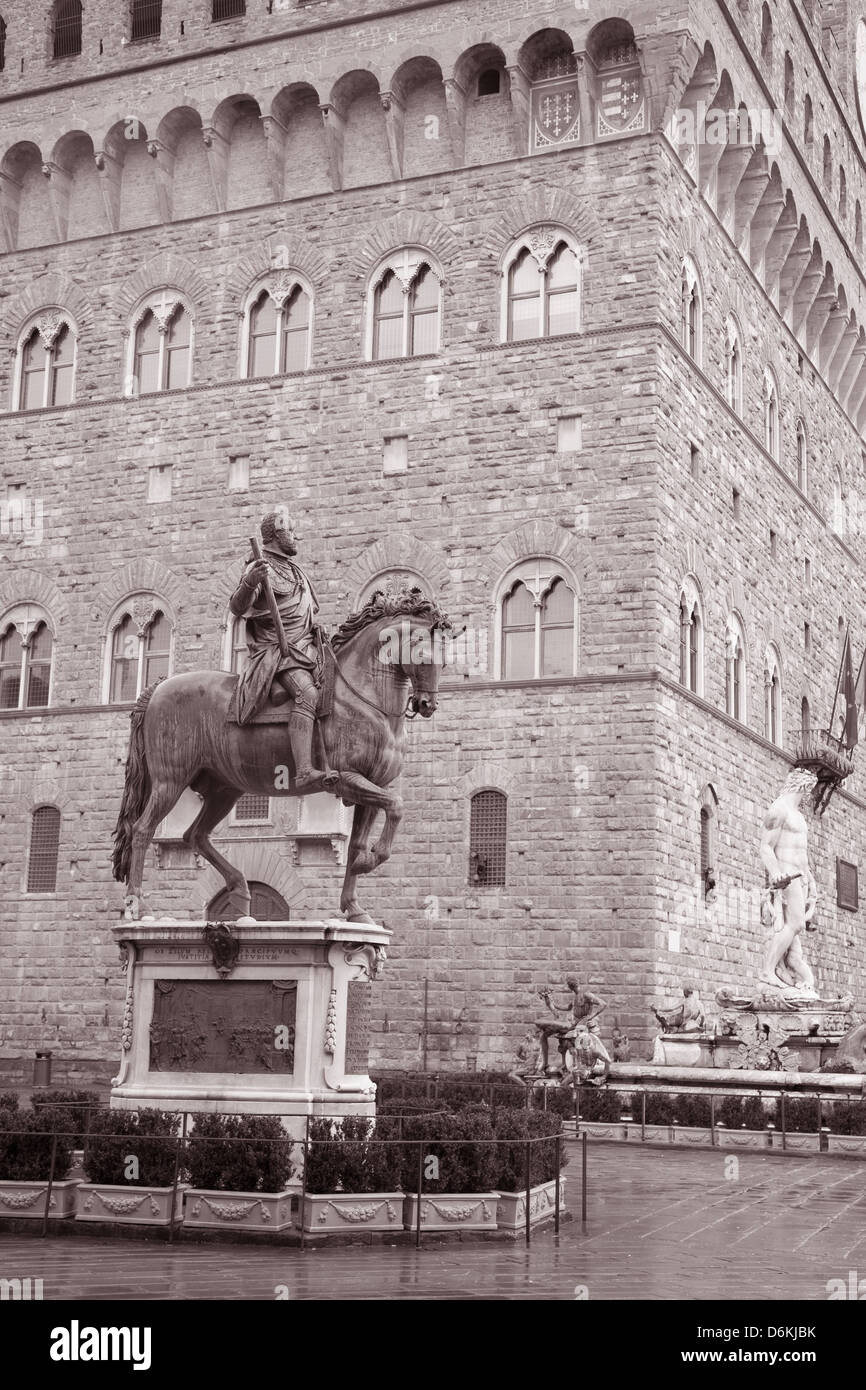 Statue de cosimo de medici hi-res stock photography and images - Alamy