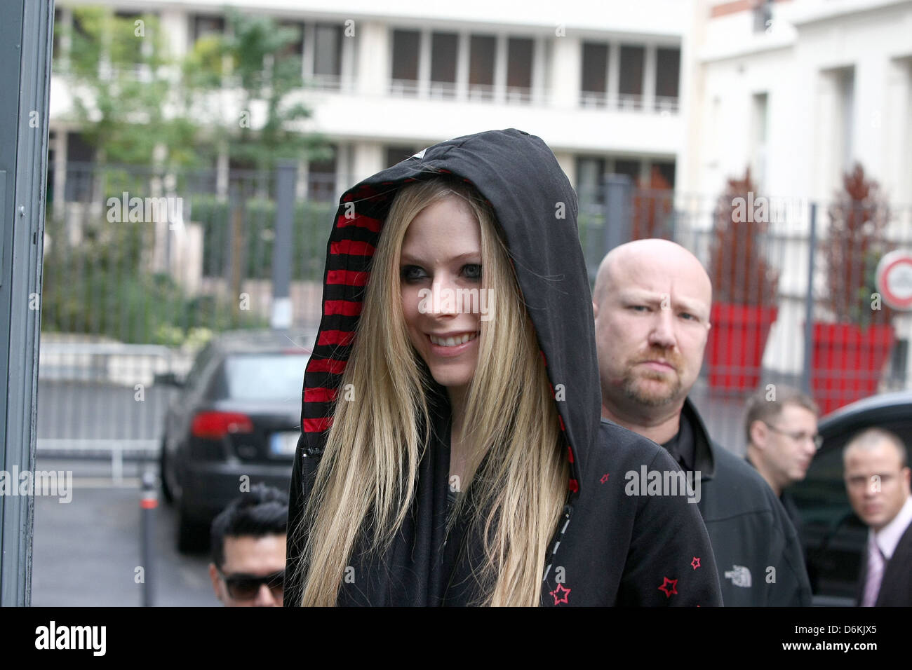 Avril Lavigne is all smiles as she leaves her Paris hotel Paris, France ...