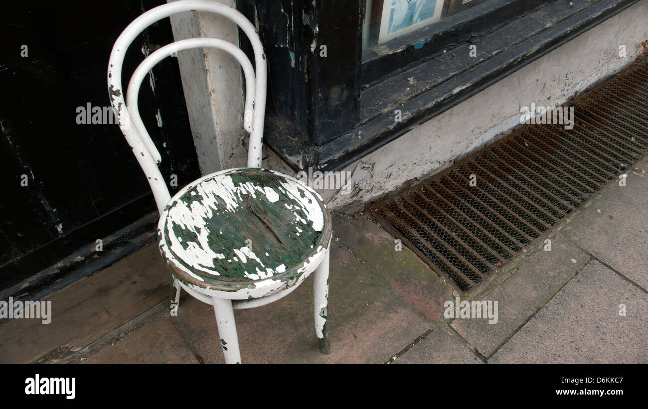 Rotten wooden chair and furniture hi-res stock photography and images ...
