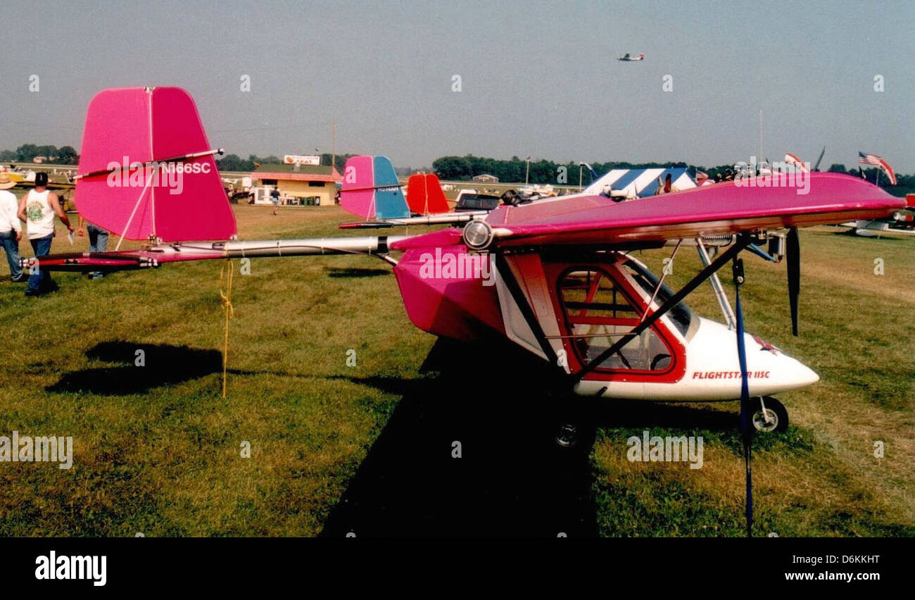 The Flightstar IISC N166SC is a light sport aircraft designed for ...