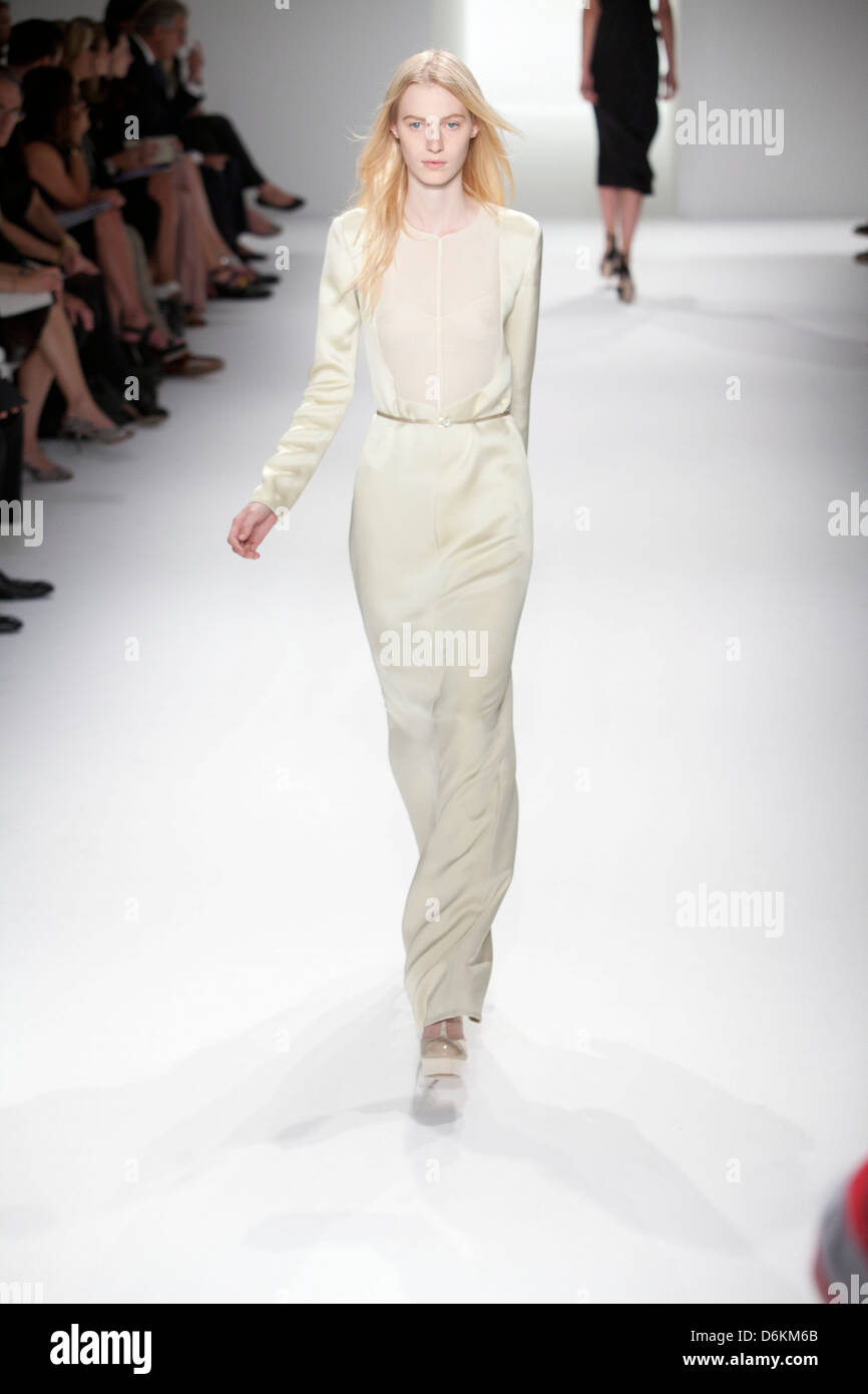 Model New York Mercedes-Benz Fashion Week Spring 2012 - Calvin Klein ...