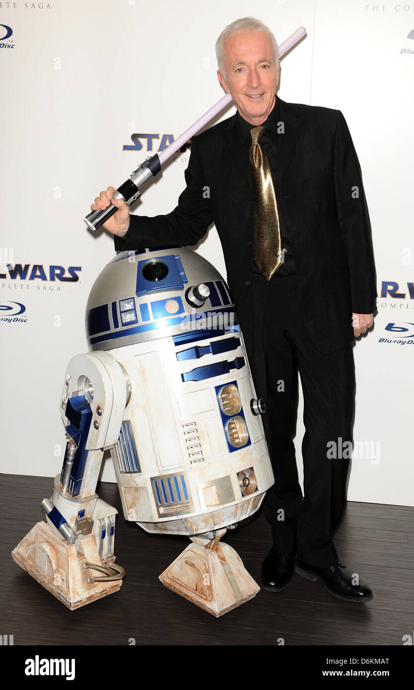 C 3po hi-res stock photography and images - Alamy