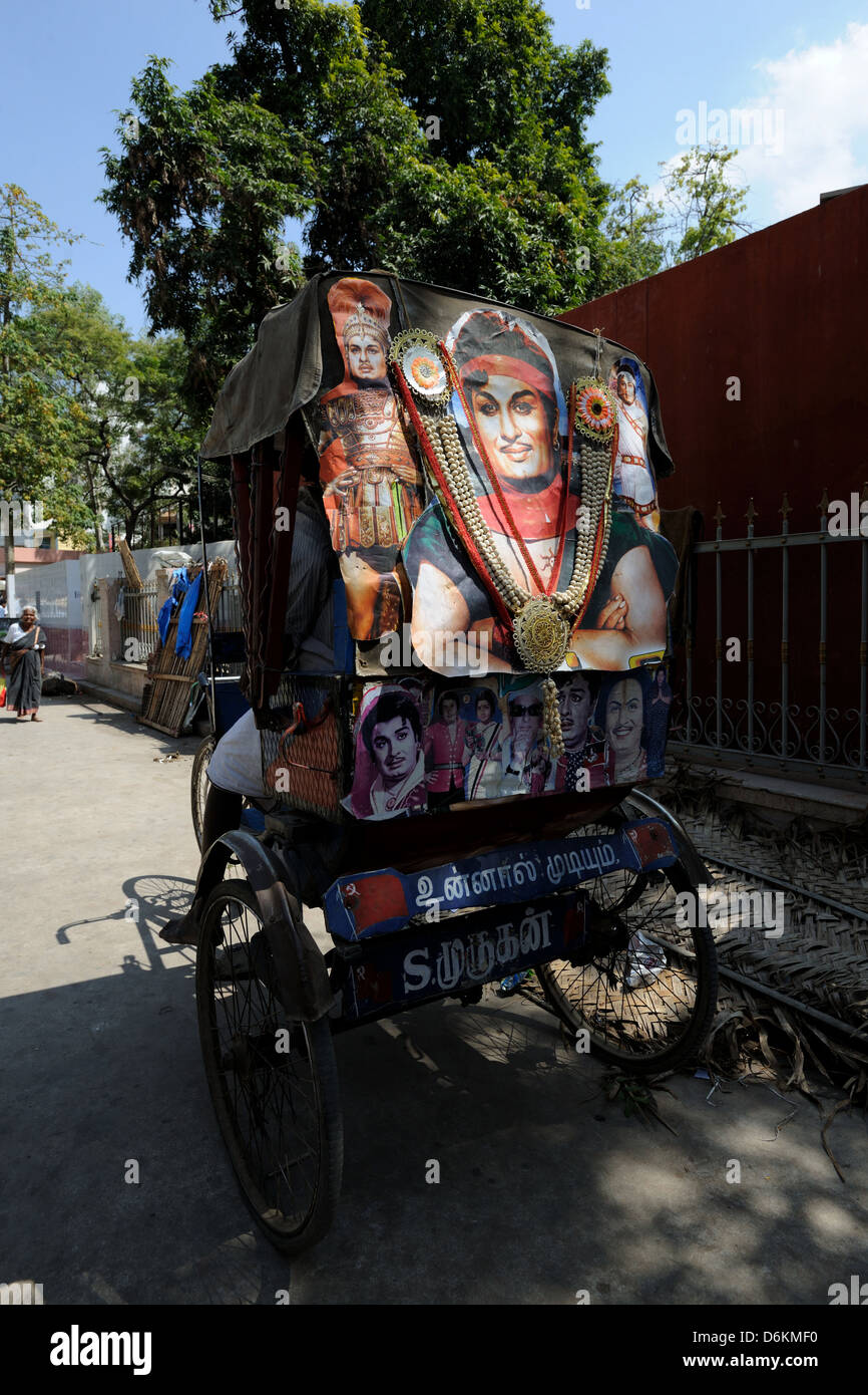 Cycle rickshaw canopy hi-res stock photography and images - Alamy