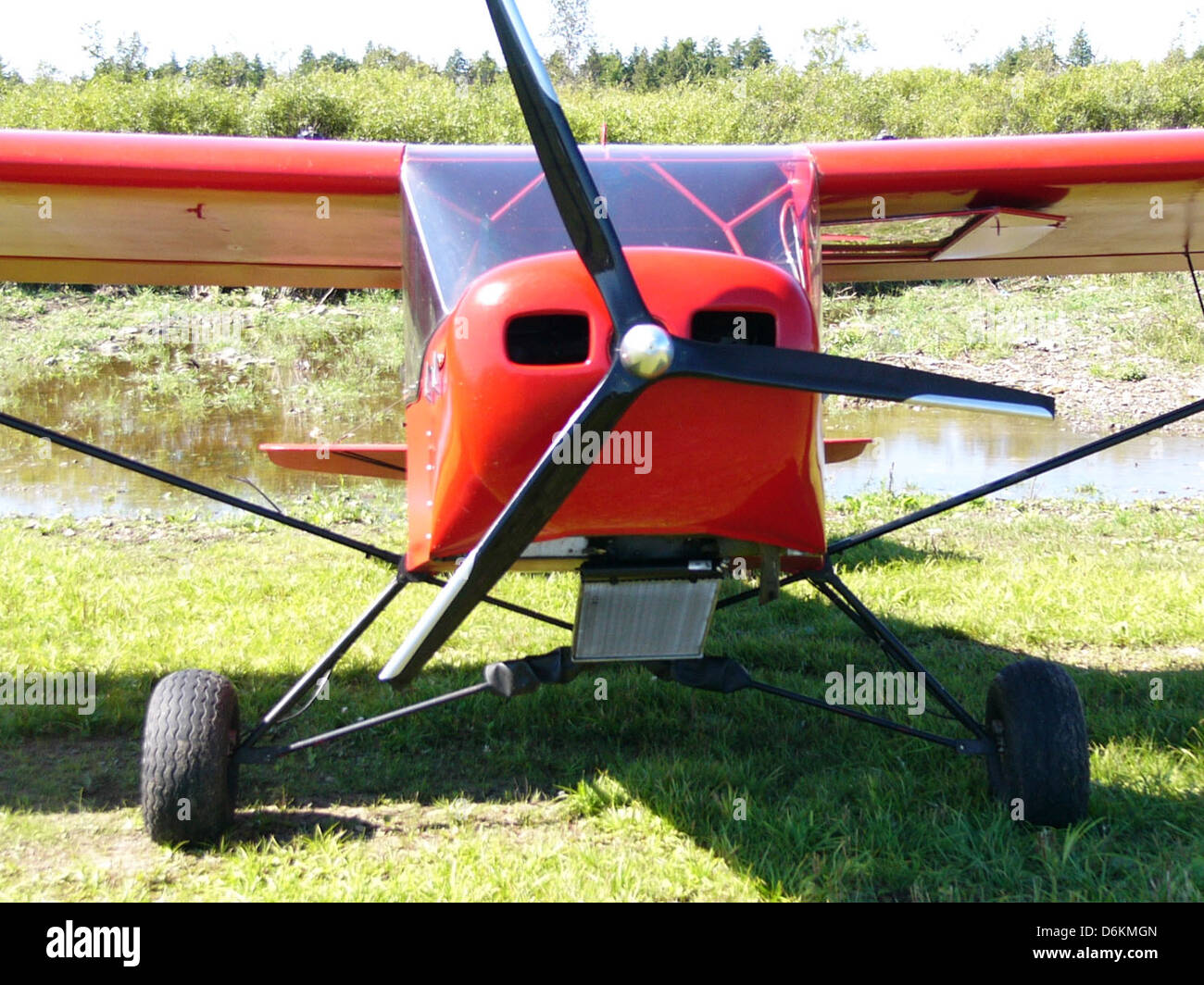 Small aircraft model cessna flying hi-res stock photography and images ...