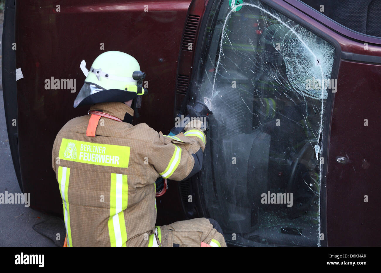 Sheet glass windows hi-res stock photography and images - Alamy