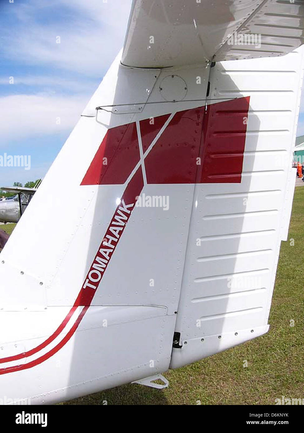 The Piper PA-38-112 Tomahawk is a small, two-seat general aviation ...