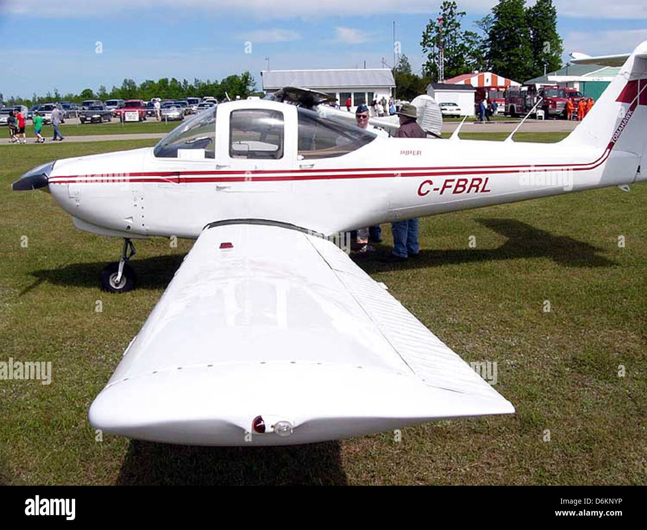 The Piper PA-38-112 Tomahawk is a light two-seat aircraft used for ...