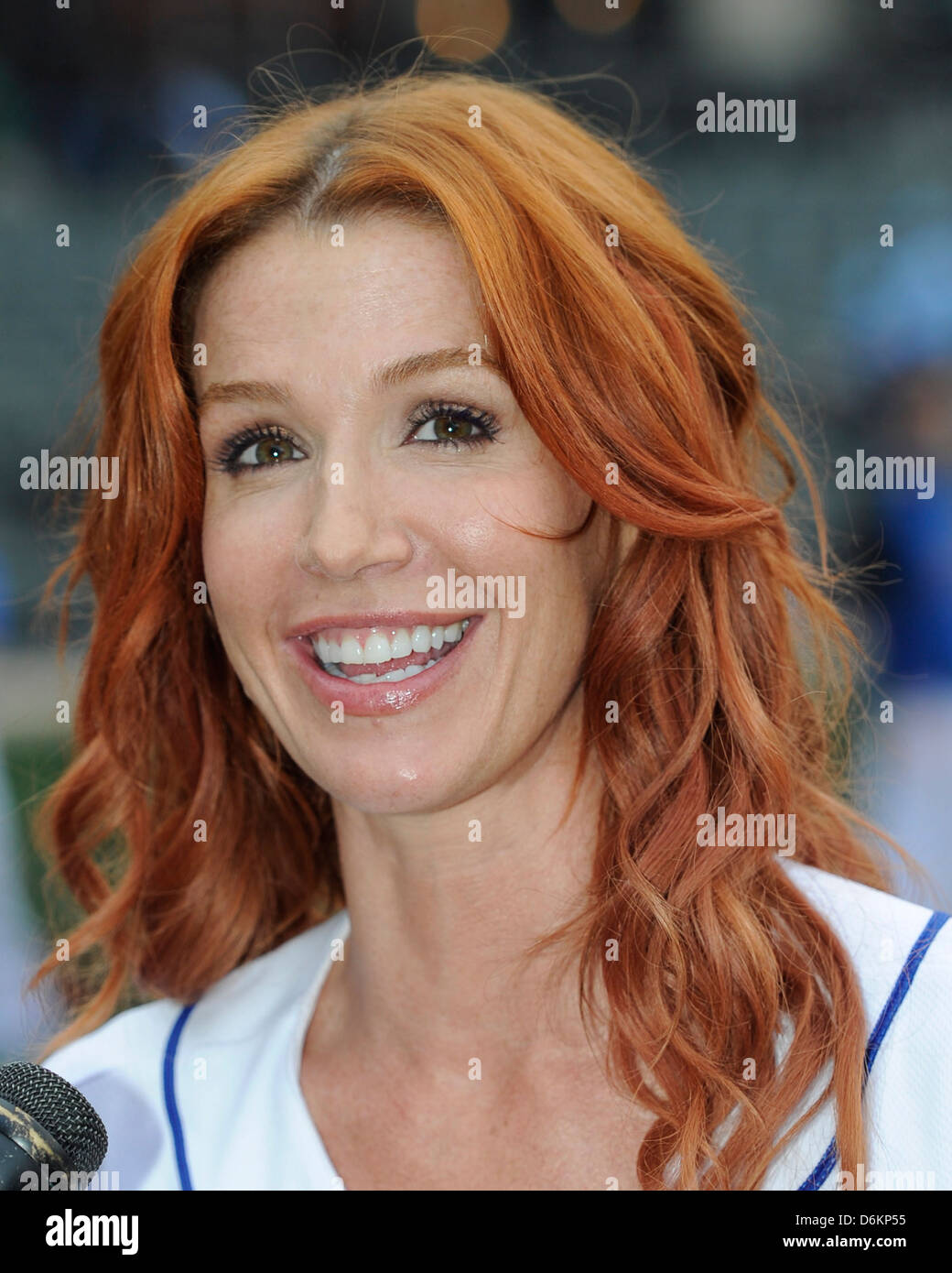 Poppy Montgomery Red Hair