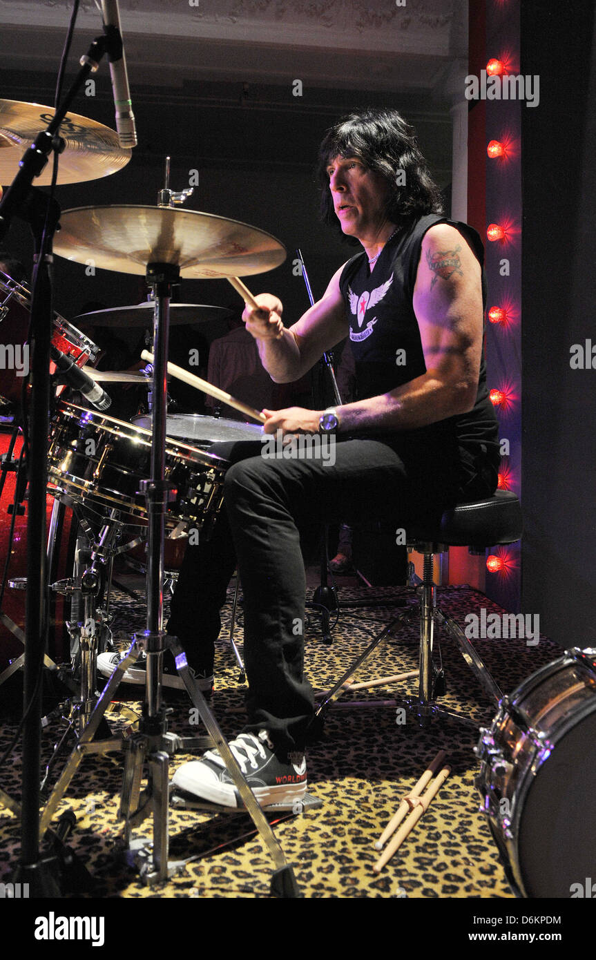 Marky Ramone Andy Hilfiger introduces rock inspired clothing line ...