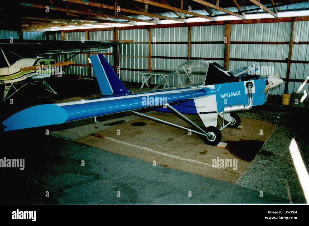 The TEAM 1100R Mini-Max is a lightweight ultralight aircraft, designed ...
