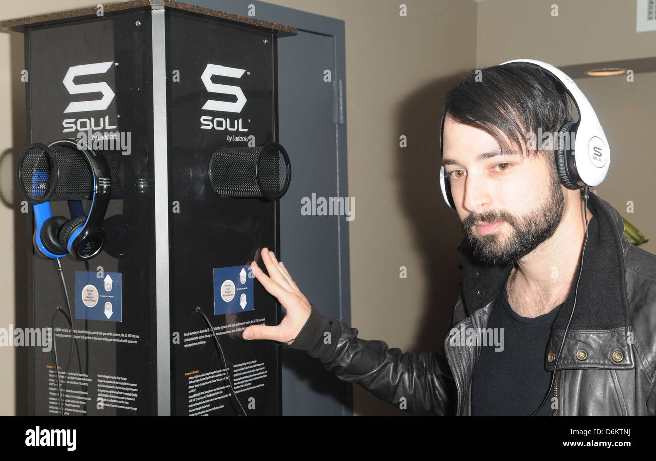 DJ Mike Nouveau Opensky Presents Perez Hilton's 'One Night in New York ...