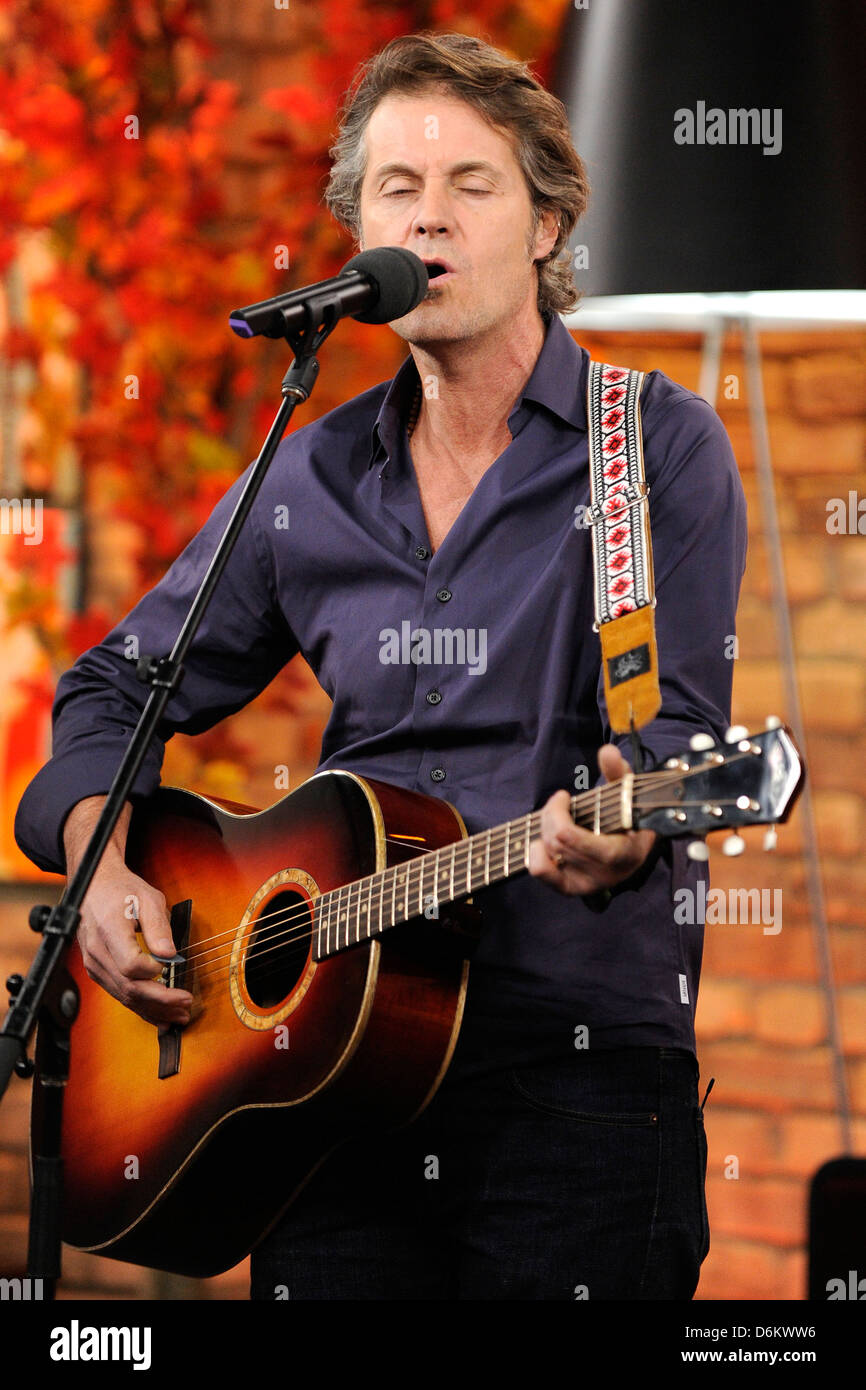 Jim Cuddy performs live on The Marilyn Denis Show to promote his ...